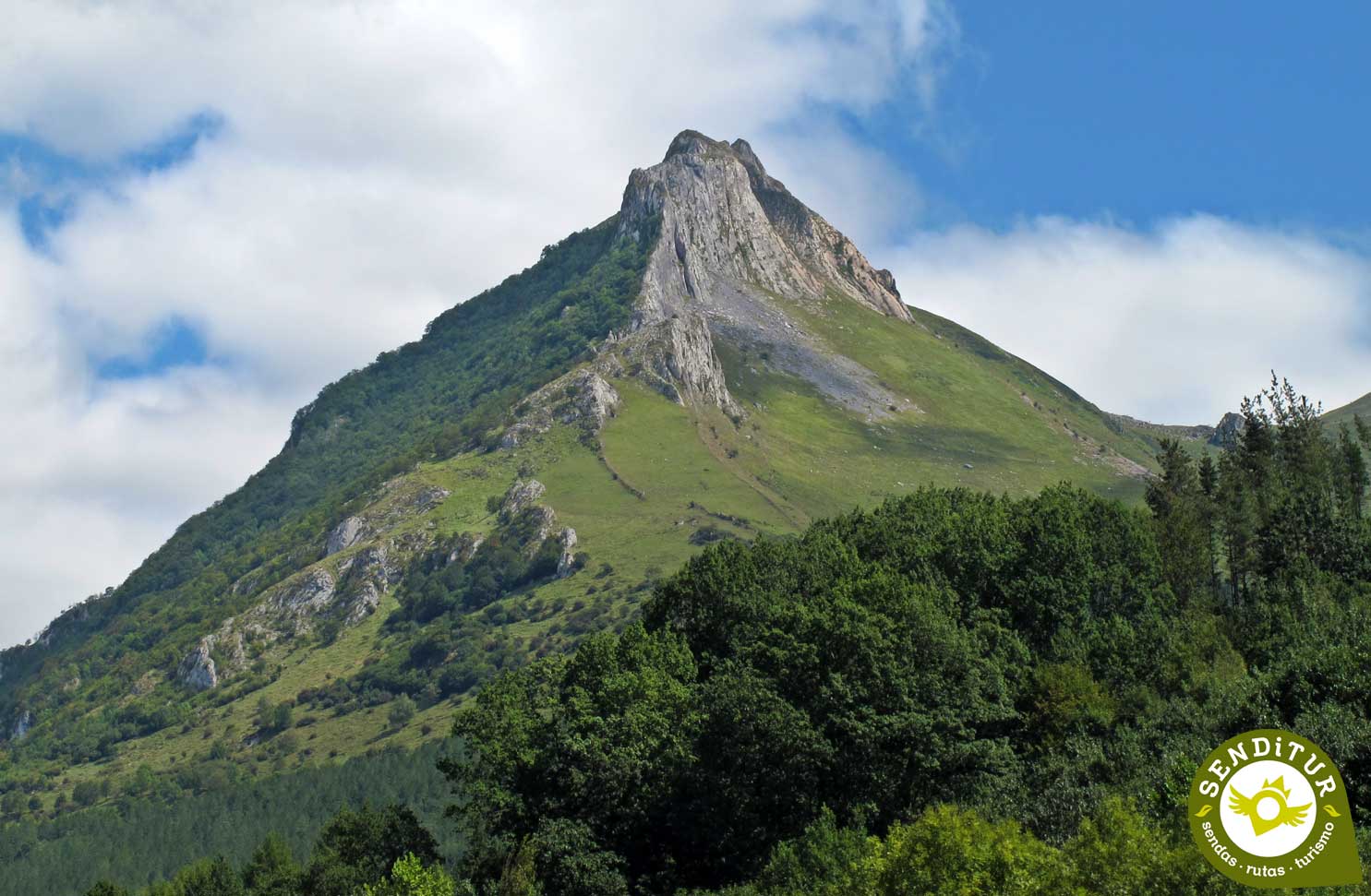 Txindoki desde Larraitz | Senditur.com Senderos, Rutas y Turismo